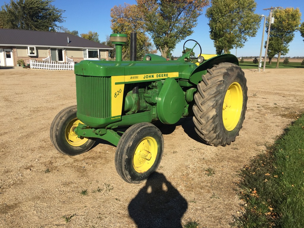 The John Deere 820 - Two Cylinder | My Tractor Forum